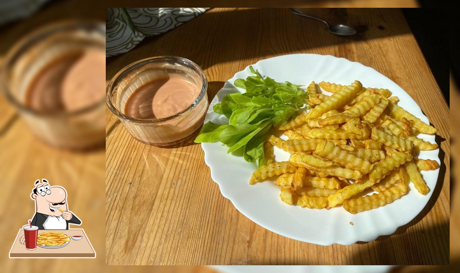 Femboy Hooters restaurant, Estonia - Restaurant reviews