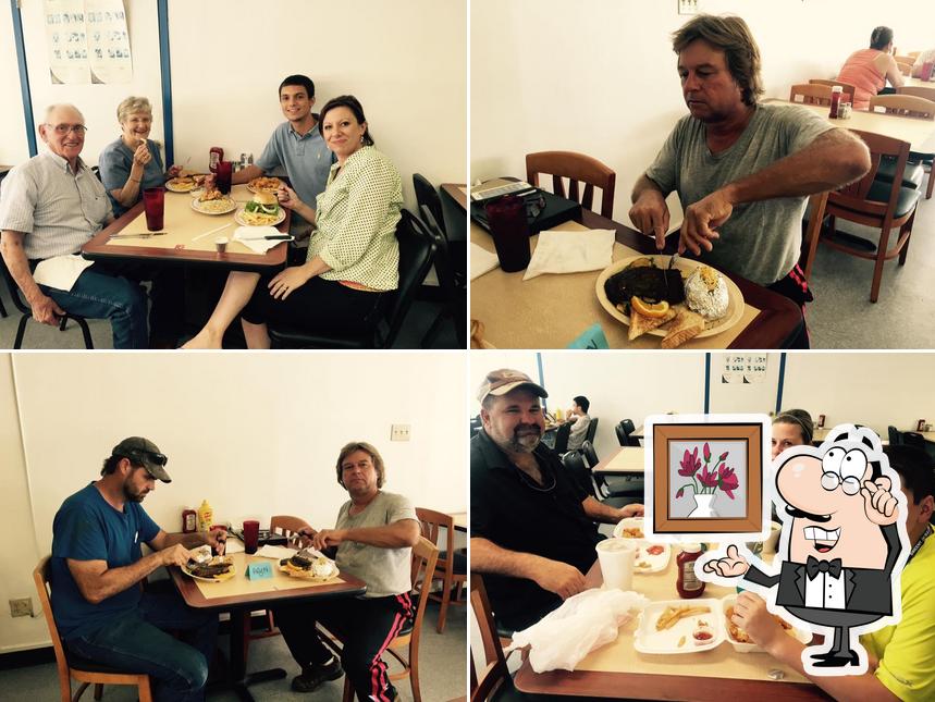 C Chum's Seafood, Sweeny - Restaurant menu, prices and reviews