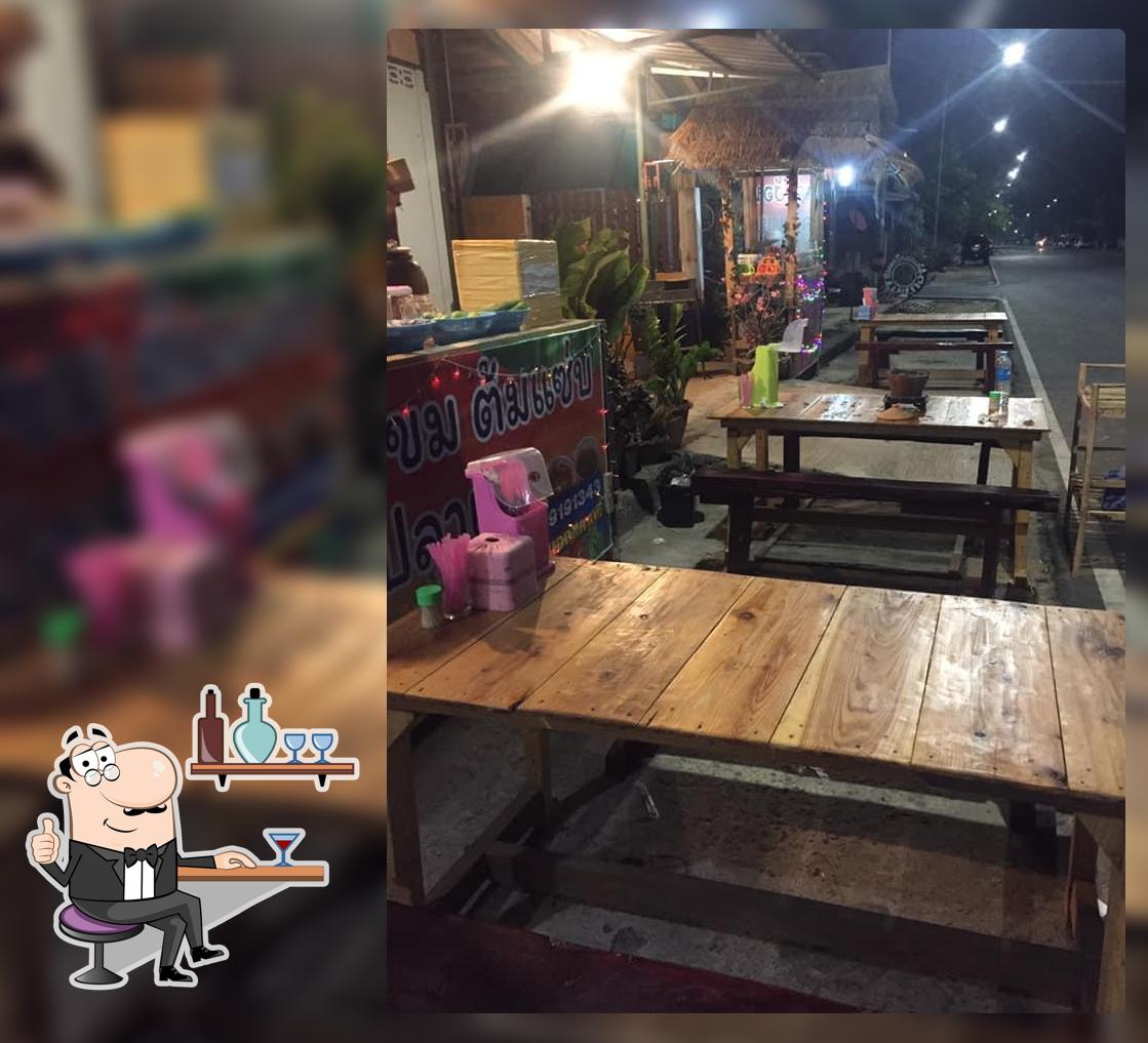 ร้านต้น แจ่วฮ้อน ลาบขม ต้มแซ่บ restaurant, Lum Phuk