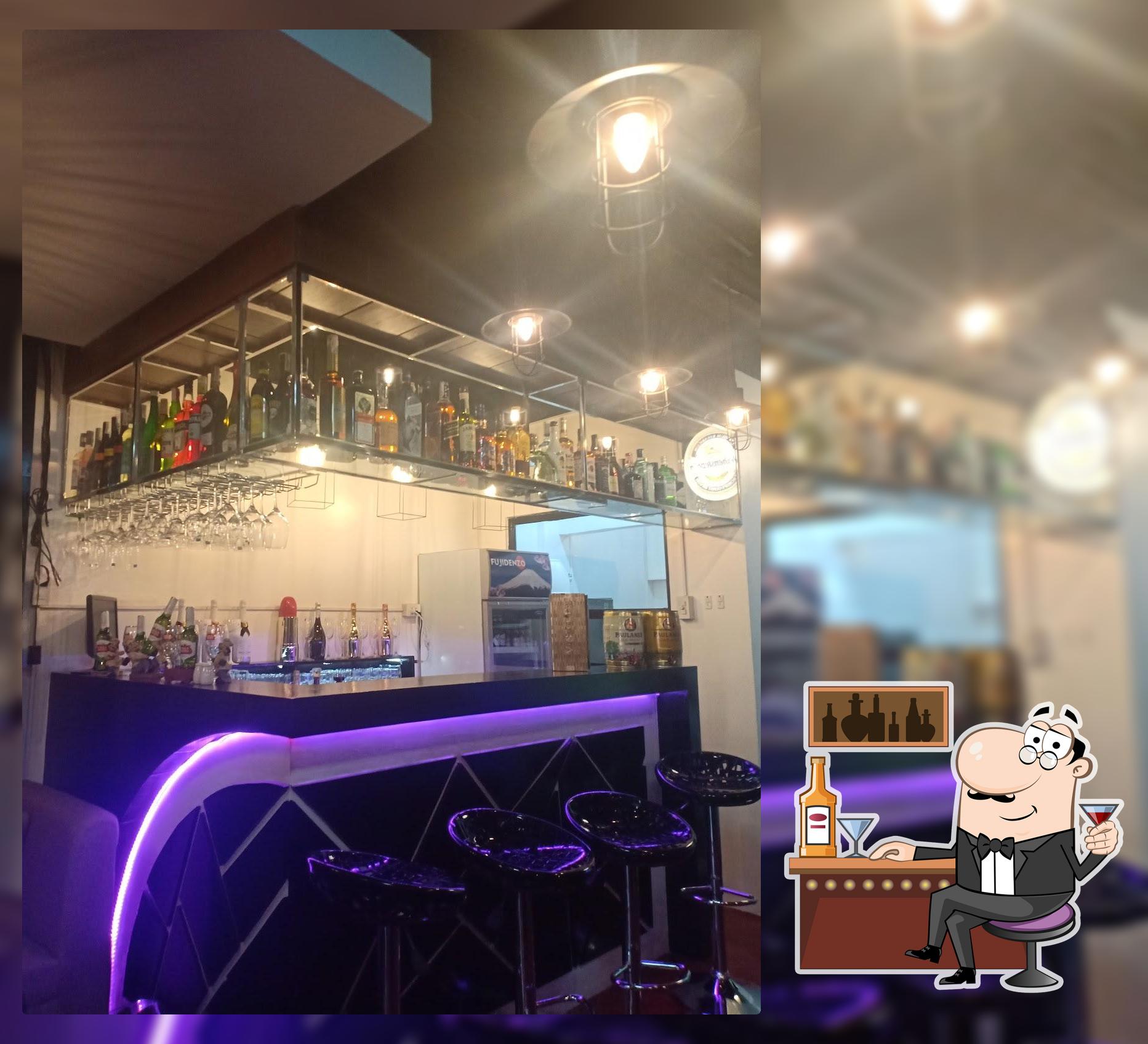 Mon Munics pub & bar, Antipolo