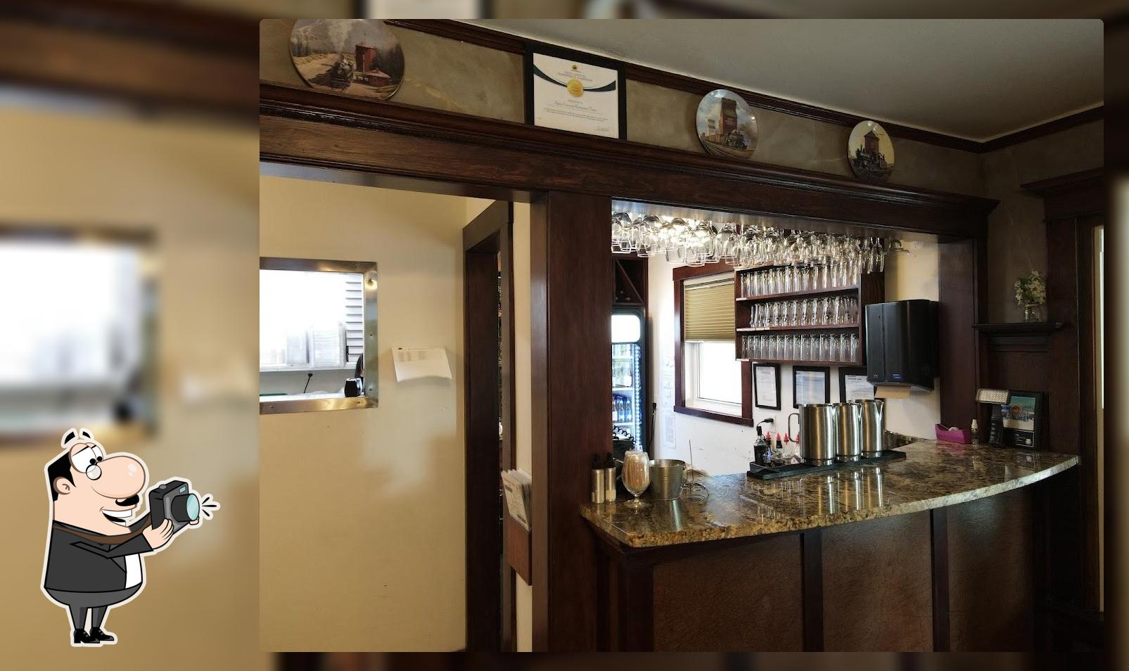 Aspen Crossing Bergquist House Tavern in Mossleigh - Restaurant reviews