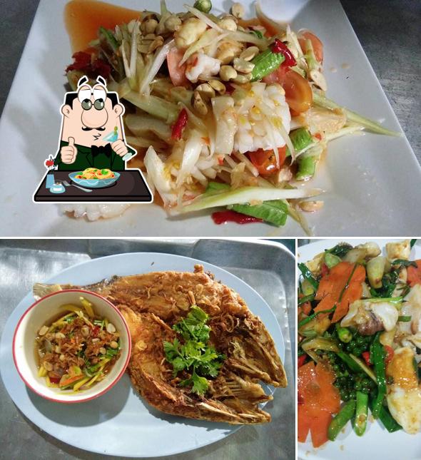 ร้านระเบียงน้ำ ริมโขง อ.ธาตุพนม จ.นครพนม Amphoe That Phanom, That Phanom - Menú del restaurante ...