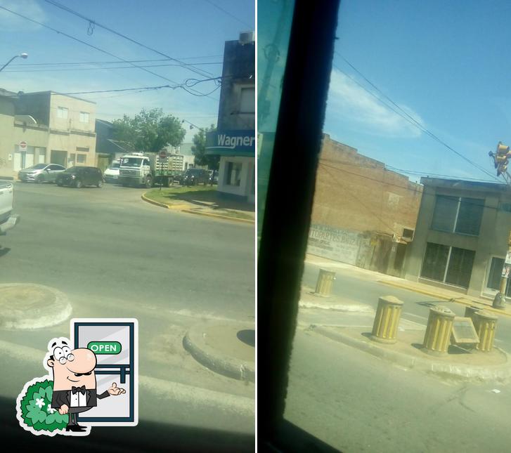 Pizzería Manuelos - Menú del restaurante, precios y reseñas