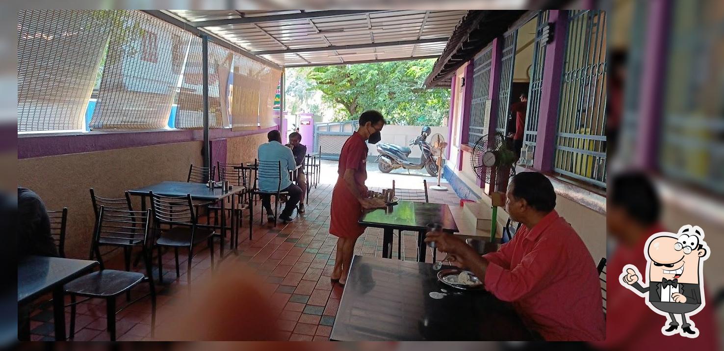 Mani's Cafe, Thrissur, G6V9+RC8 - Restaurant reviews
