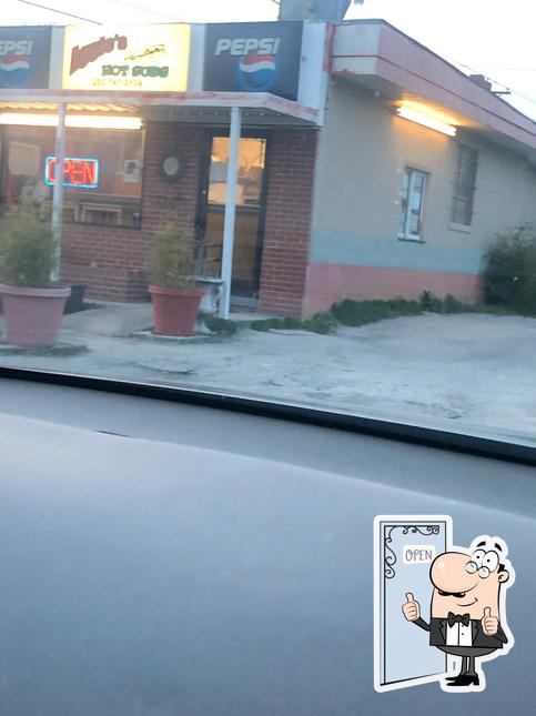 Aggie's Hot Subs, Maury - Restaurant menu, prices and reviews