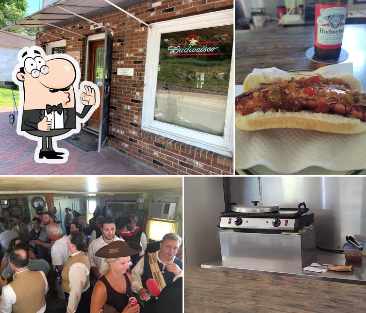 Calamari's Tavern, Deep River - Restaurant menu, prices and reviews