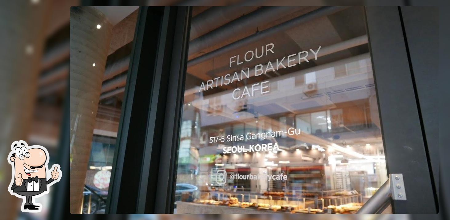 FLOUR Artisan Bakery Cafe - Garosu-gil Branch, Seul - Opiniones del ...
