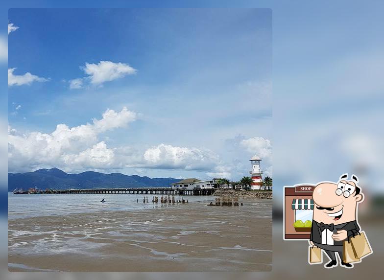 ร้านอาหารเรือนทะเล restaurant, Laem Ngop, Leam Ngob