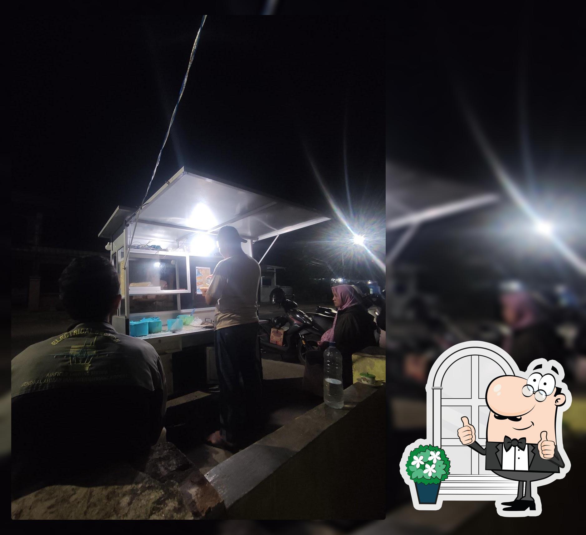 Roti Bakar 27 pub & bar, Sewulan