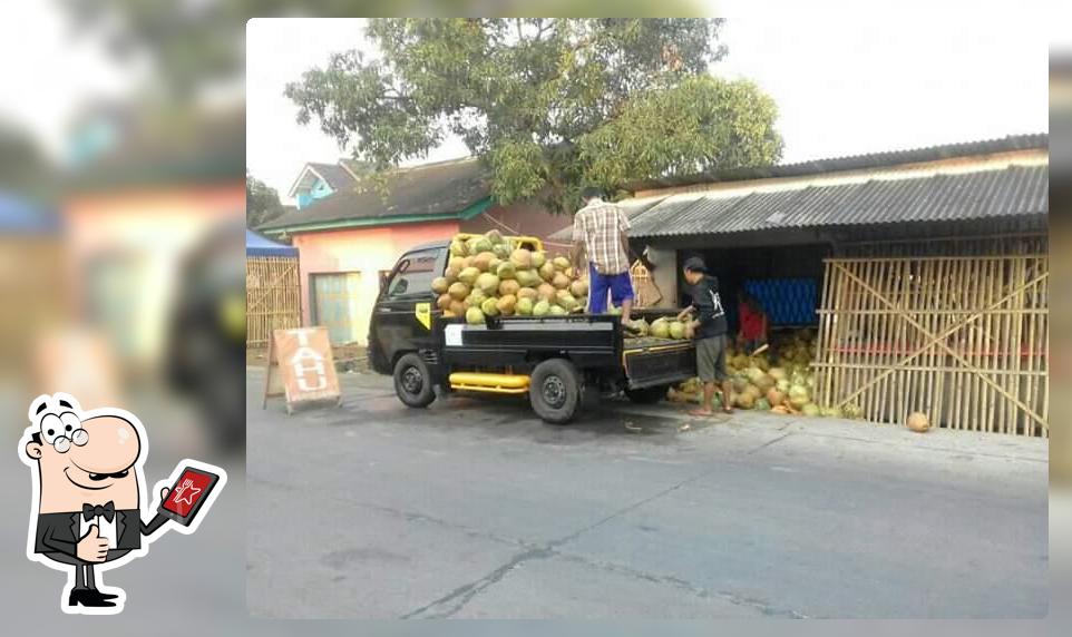 Café Es Kelapa Muda Bungsu Mandiri 2, Arjawinangun