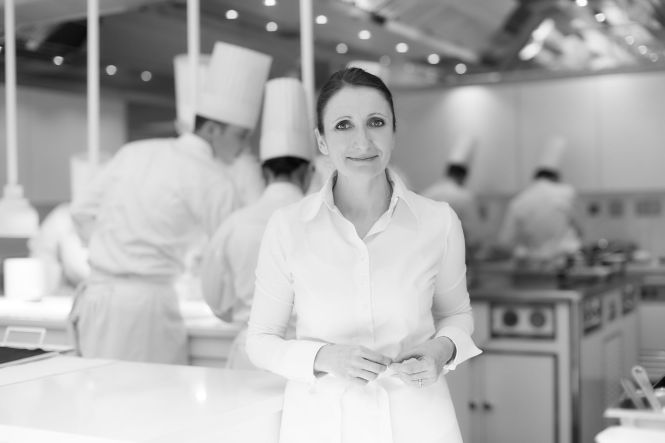 Top 5 celebrity chefs and their restaurants in Paris, France