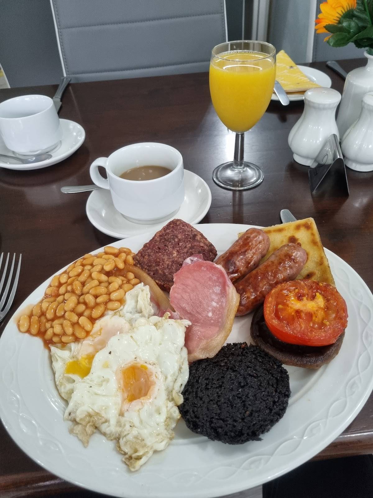 Menu at White Horse Hotel & Restaurant, Strichen