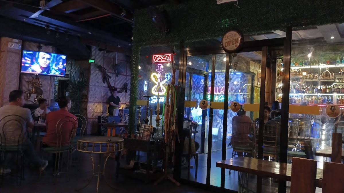 Chillax Bar & Grill, Mandaluyong - Restaurant reviews