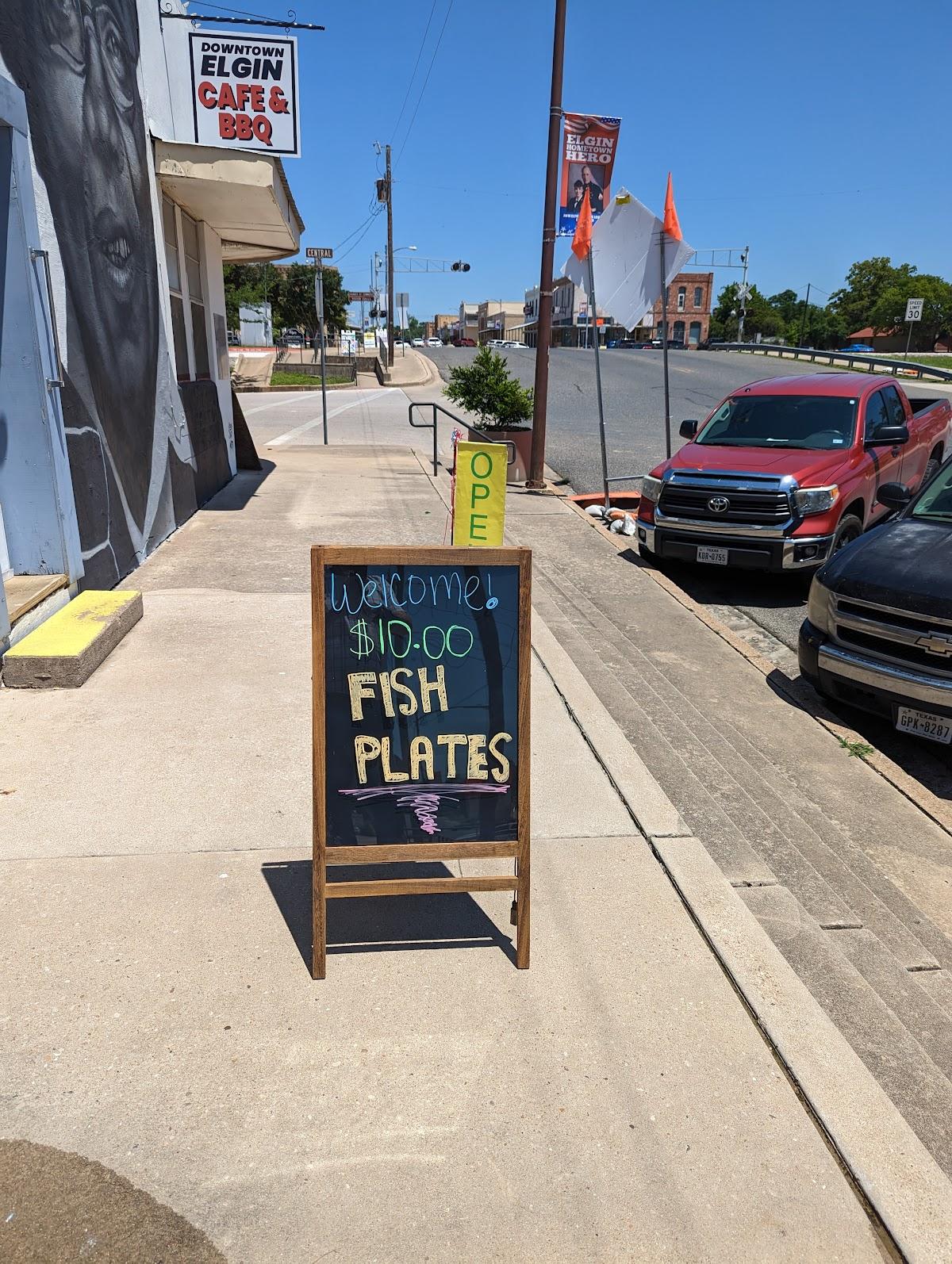 Downtown Elgin Cafe & BBQ in Elgin - Restaurant reviews