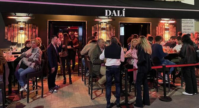 Carta del pub y bar Dalí, Cannes