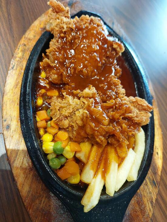 Get Steak And Fried Chicken Amir Hamzah restaurant, Medan - Restaurant ...
