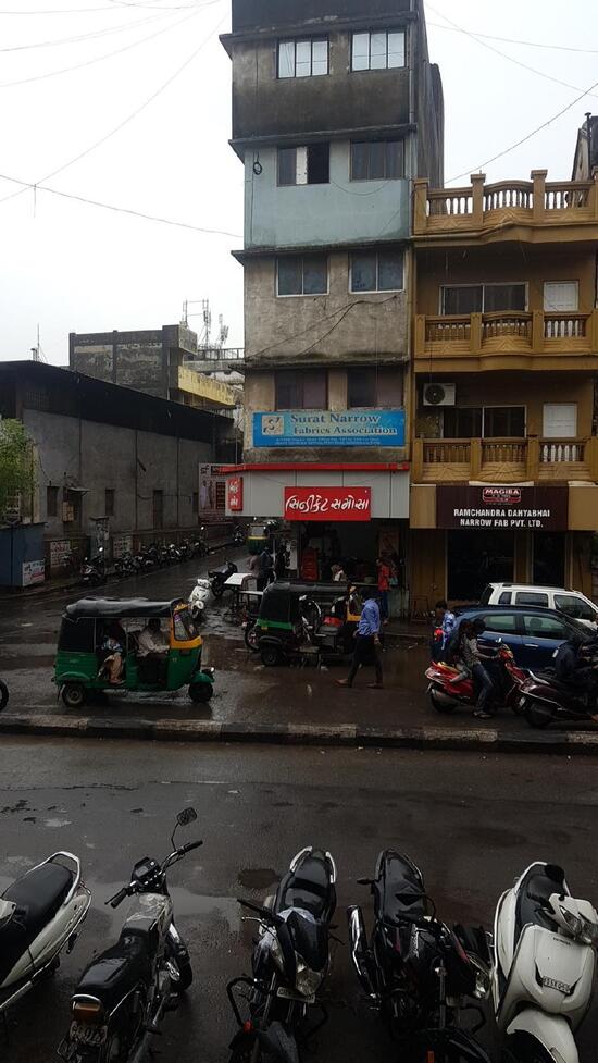 Syndicate Samosa, Surat, Shop No 1 - Restaurant reviews