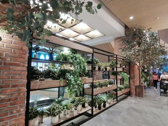 Menu at Landers Central restaurant, Taguig