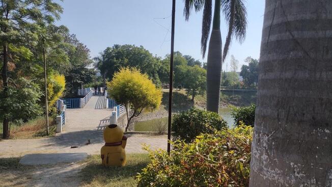 Rani Talab inside Restaurant, Rewa