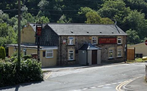 Menu at Twyn Y Ffrwd Inn pub & bar, Pontypool